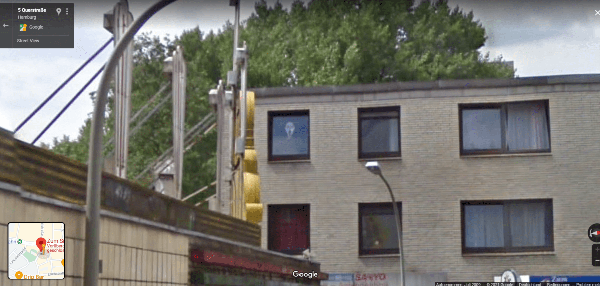 The scary face – StreetViewFails – The Funny Street View Google Maps Fails