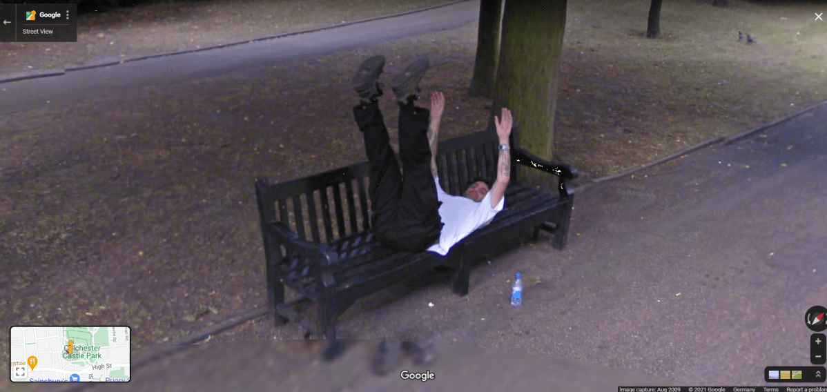 Funny pose – StreetViewFails – The Funny Street View Google Maps Fails